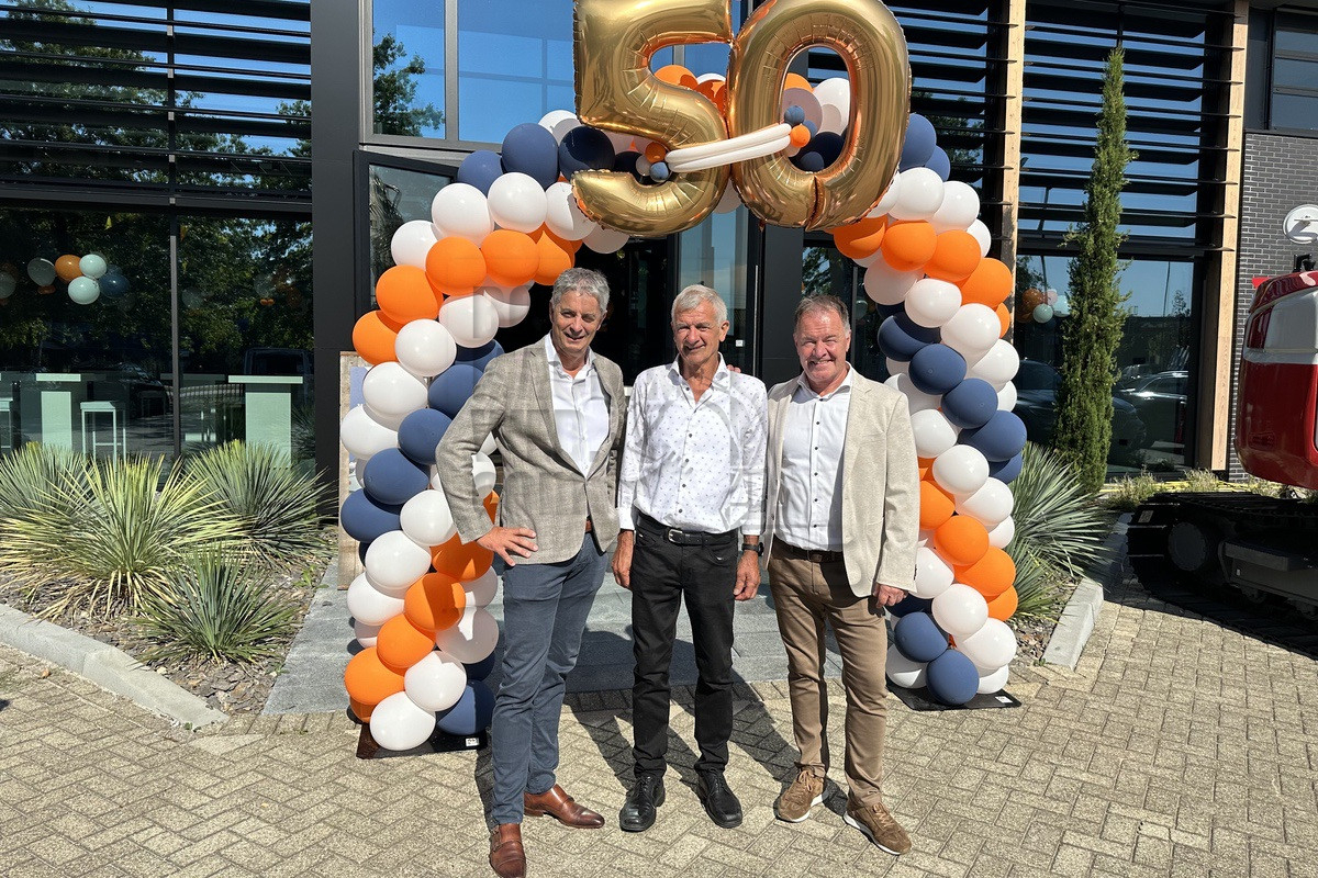 Servicemonteur Wim Smits, 50 jaar in dienst bij Verhoeven ...