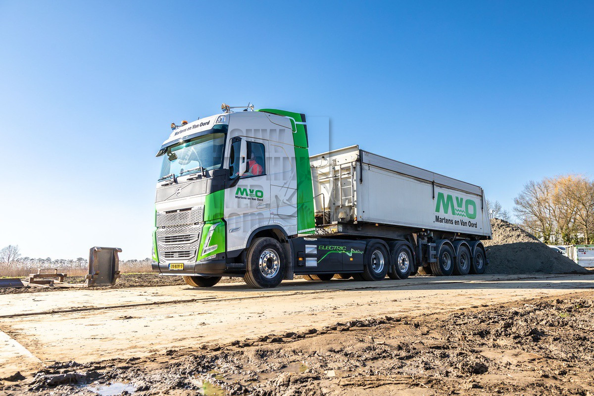 Volvo FH Electric wint ‘Truck of the Year 2024’-award : BouwmachineWeb ...