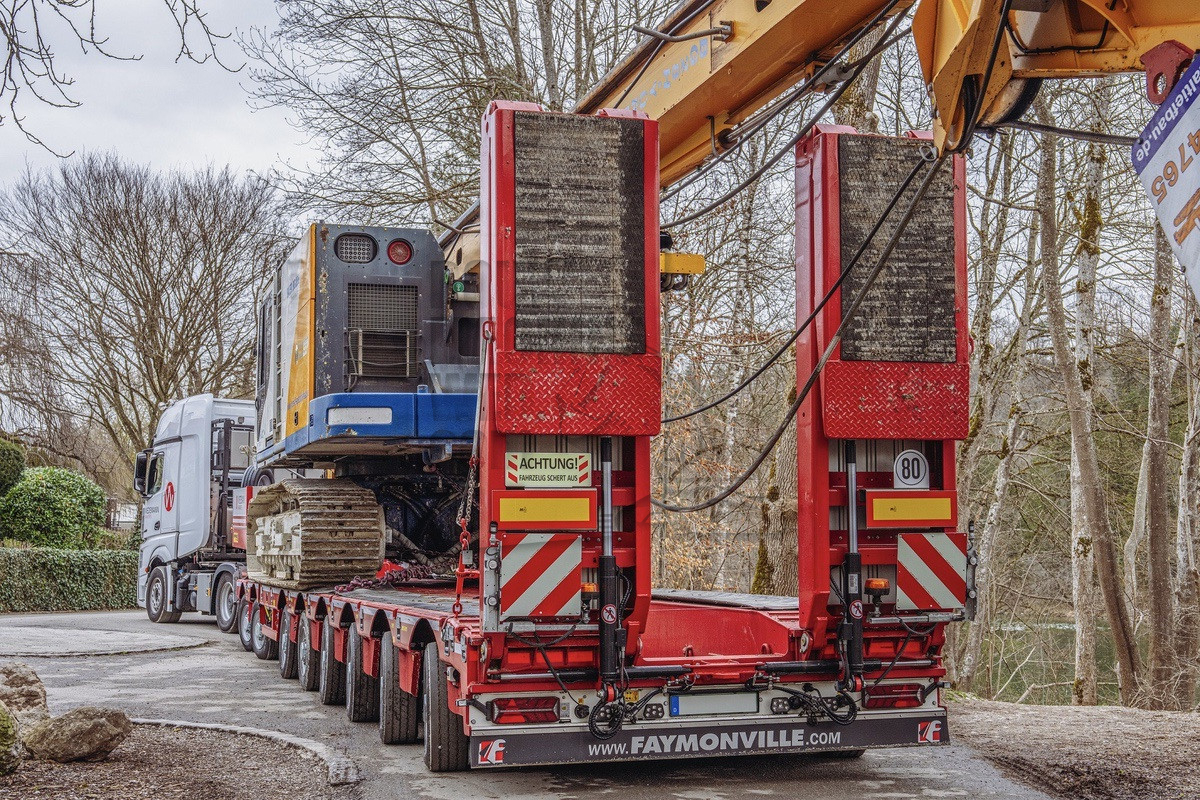 Een 73-tons première : BouwmachineWeb.com - alle nieuws op 1 plek
