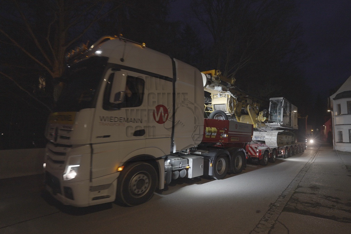 Een 73-tons première : BouwmachineWeb.com - alle nieuws op 1 plek