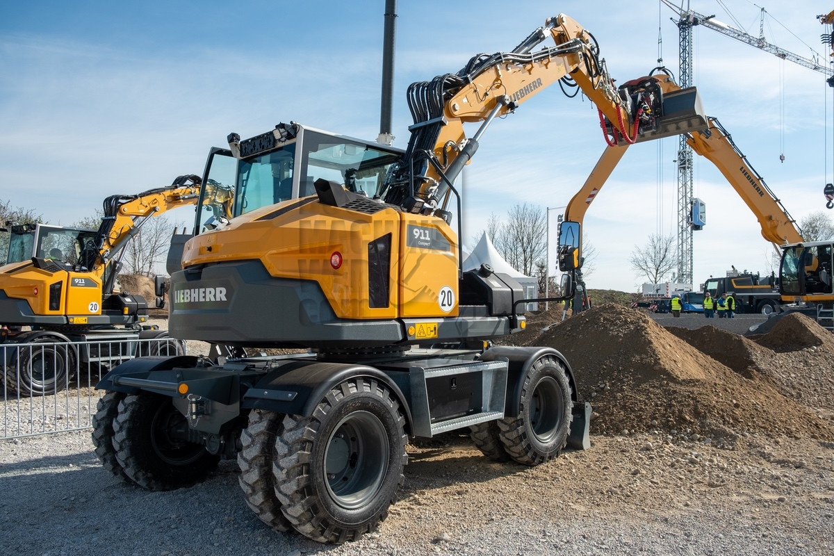 Liebherr Test & Drive 2025 : BouwmachineWeb.com - alle nieuws op 1 plek