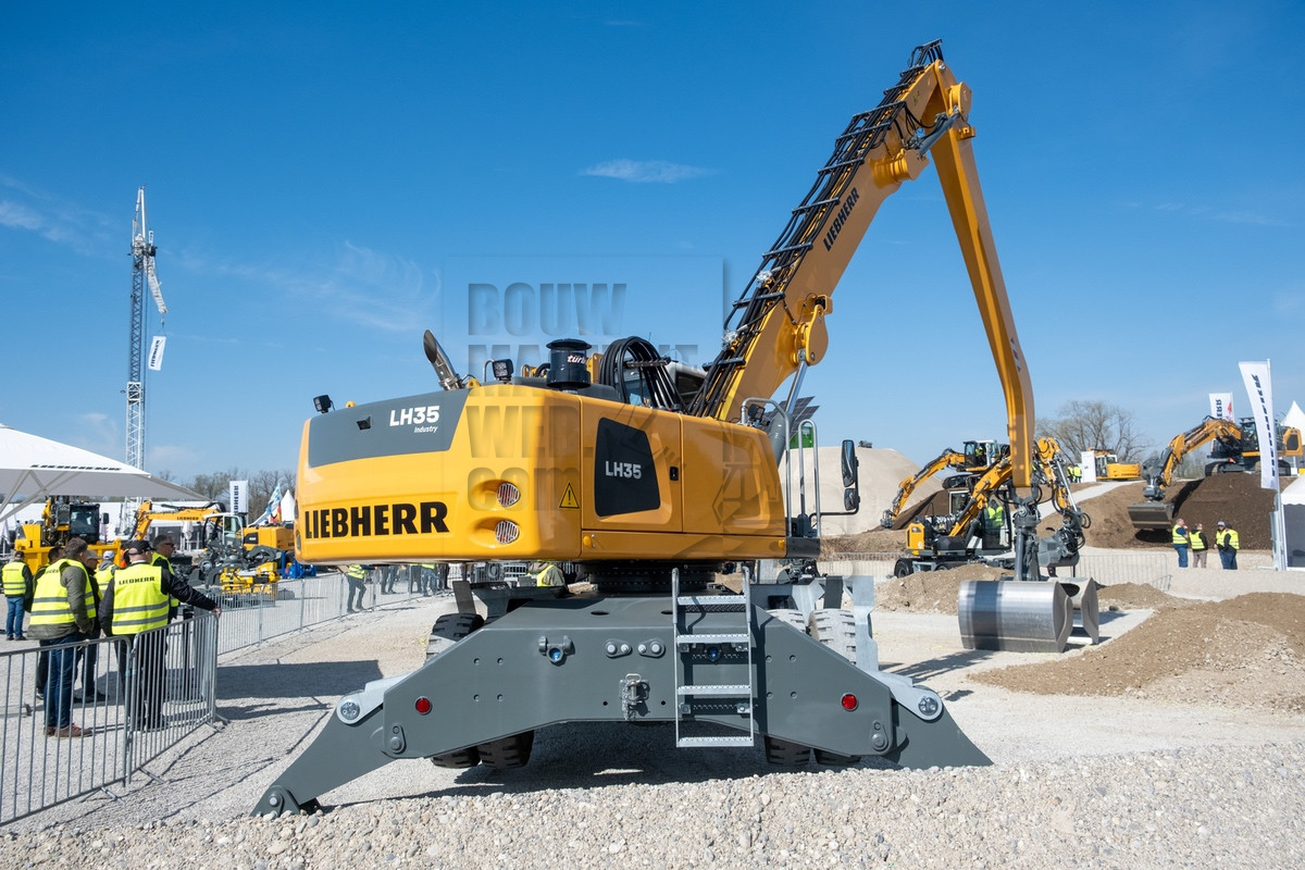 Liebherr Test & Drive 2025 : BouwmachineWeb.com - alle nieuws op 1 plek