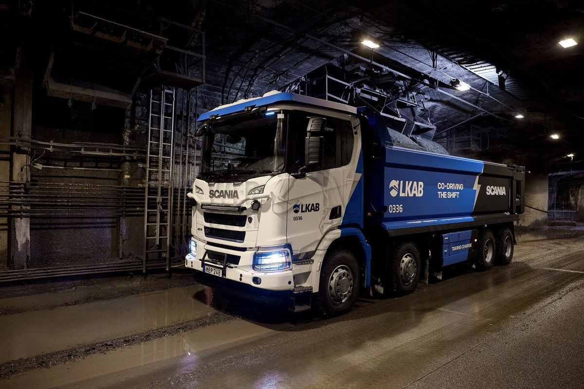 Scania test 60-tons 8x4 kipper in de mijnbouw : BouwmachineWeb.com ...