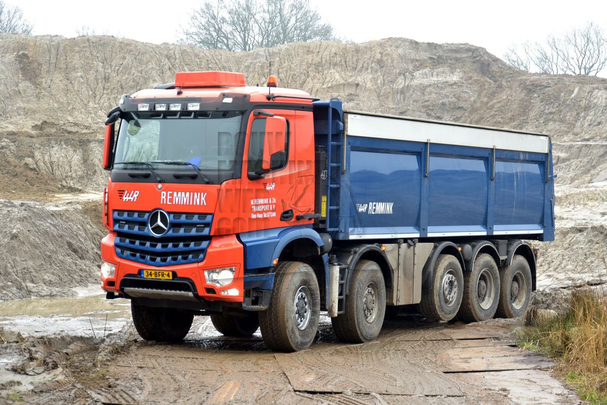 Tweede dikke Benz 10x8 voor Remmink Den Ham : BouwmachineWeb.com - alle ...