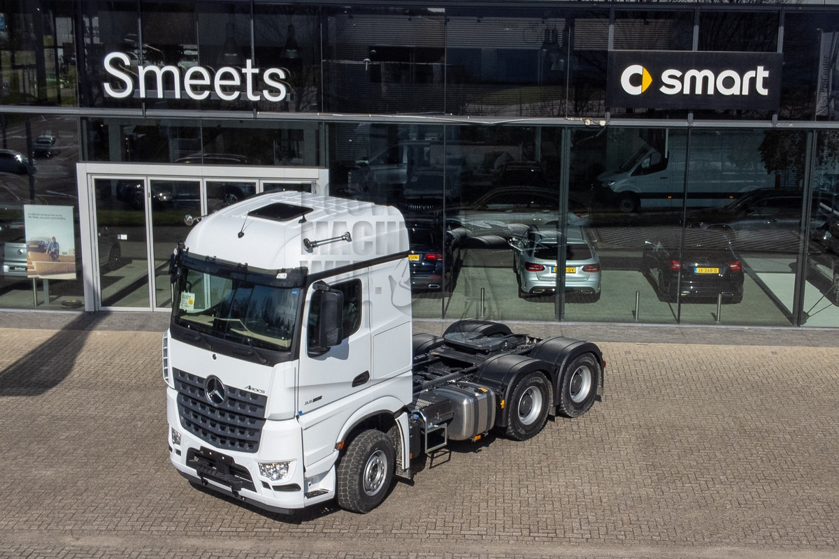 Mercedes-Benz Arocs Semi-SLT voor Leenaerts Born : BouwmachineWeb.com ...