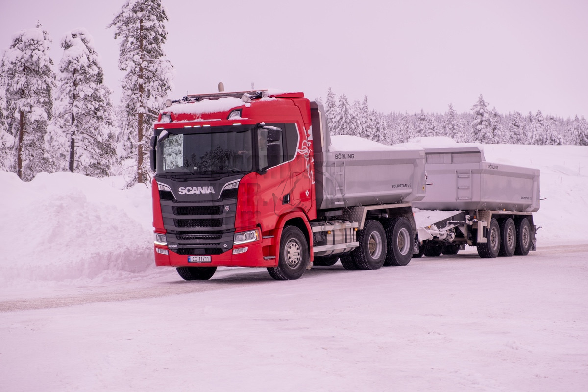 Scania Winter Drive 2023 : BouwmachineWeb.com - alle nieuws op 1 plek