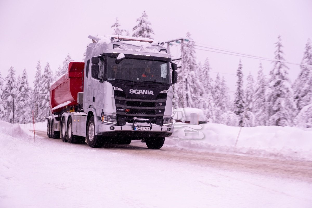 Scania Winter Drive 2023 : BouwmachineWeb.com - alle nieuws op 1 plek