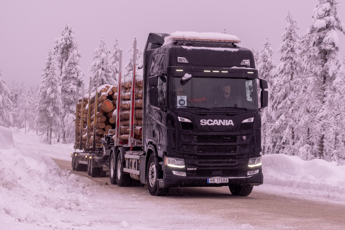 Scania Winter Drive 2023 : BouwmachineWeb.com - alle nieuws op 1 plek