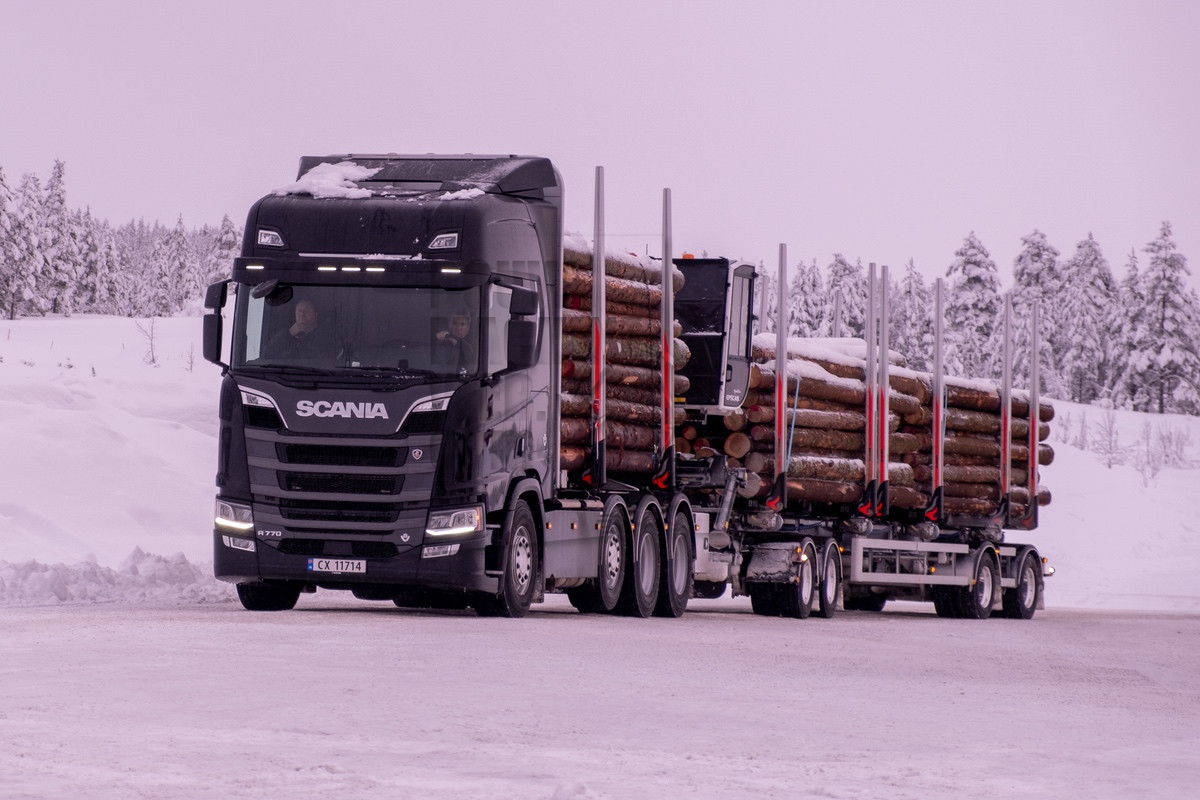 Scania Winter Drive 2023 : BouwmachineWeb.com - alle nieuws op 1 plek